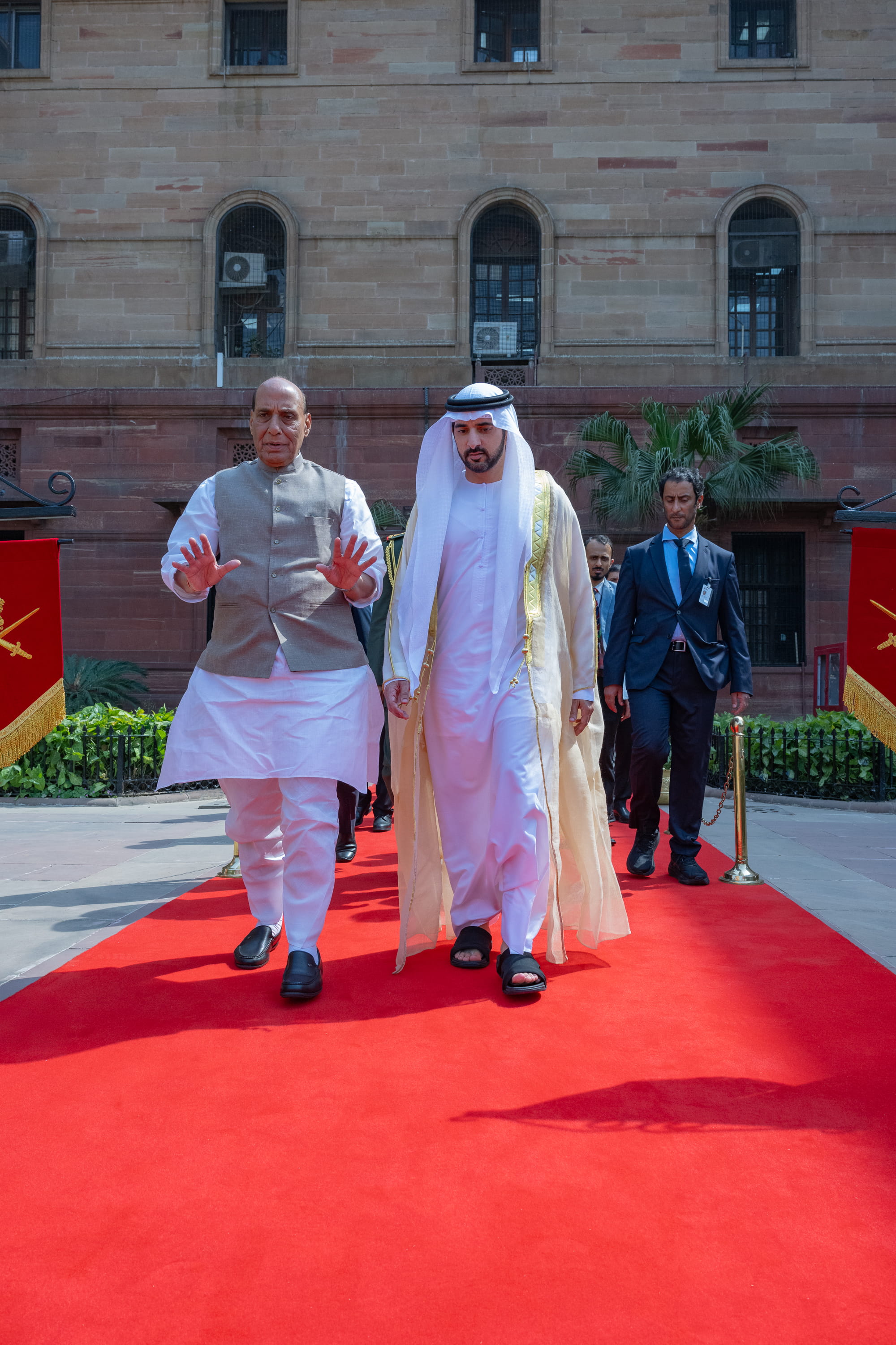 Hamdan bin Mohammed meets with India’s Defence Minister