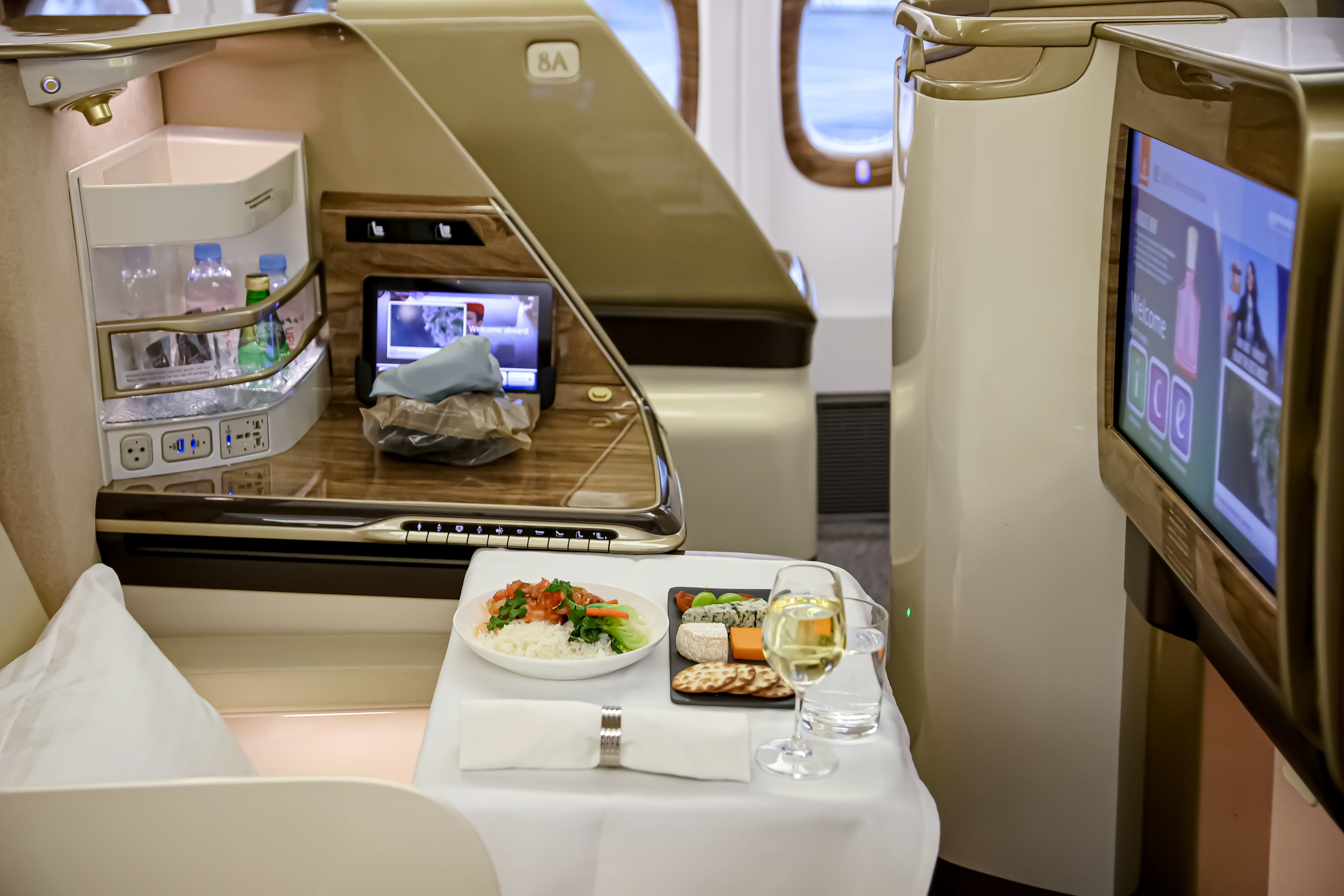 Emirates introduces retrofitted Boeing 777 to Madrid